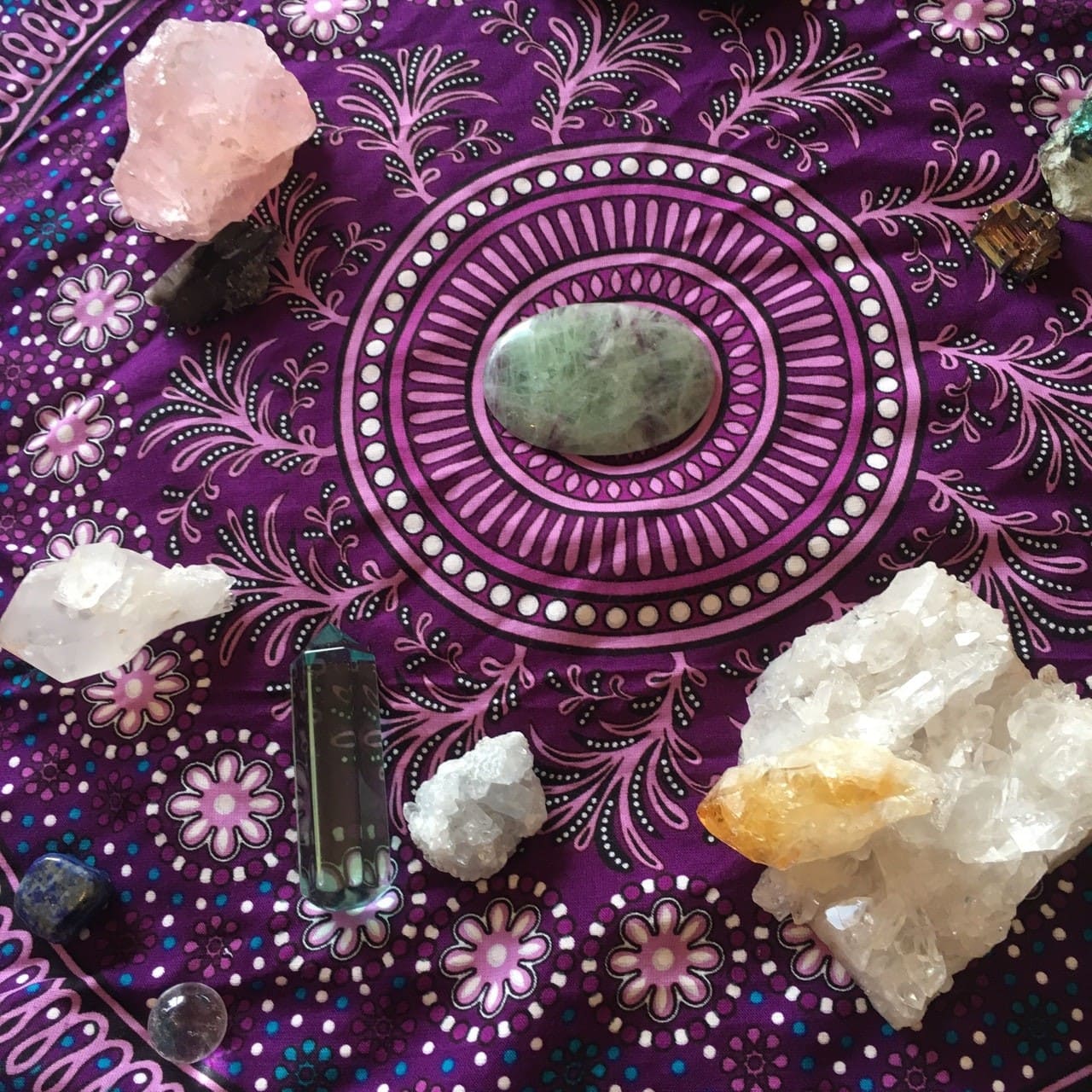 The Correct Way of Cleansing & Charging Crystals | Individualogist.com